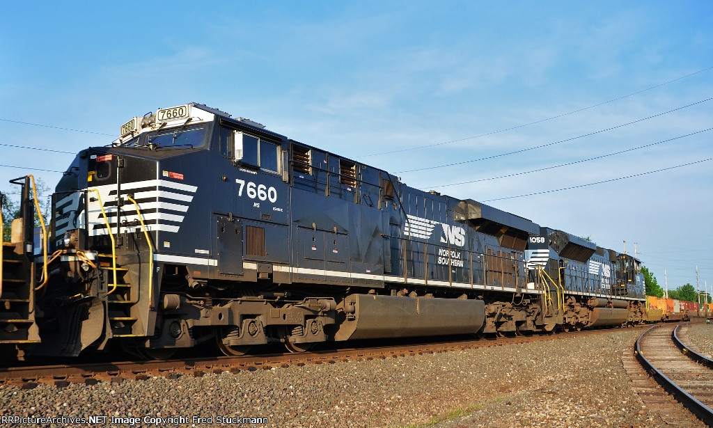 NS 7660